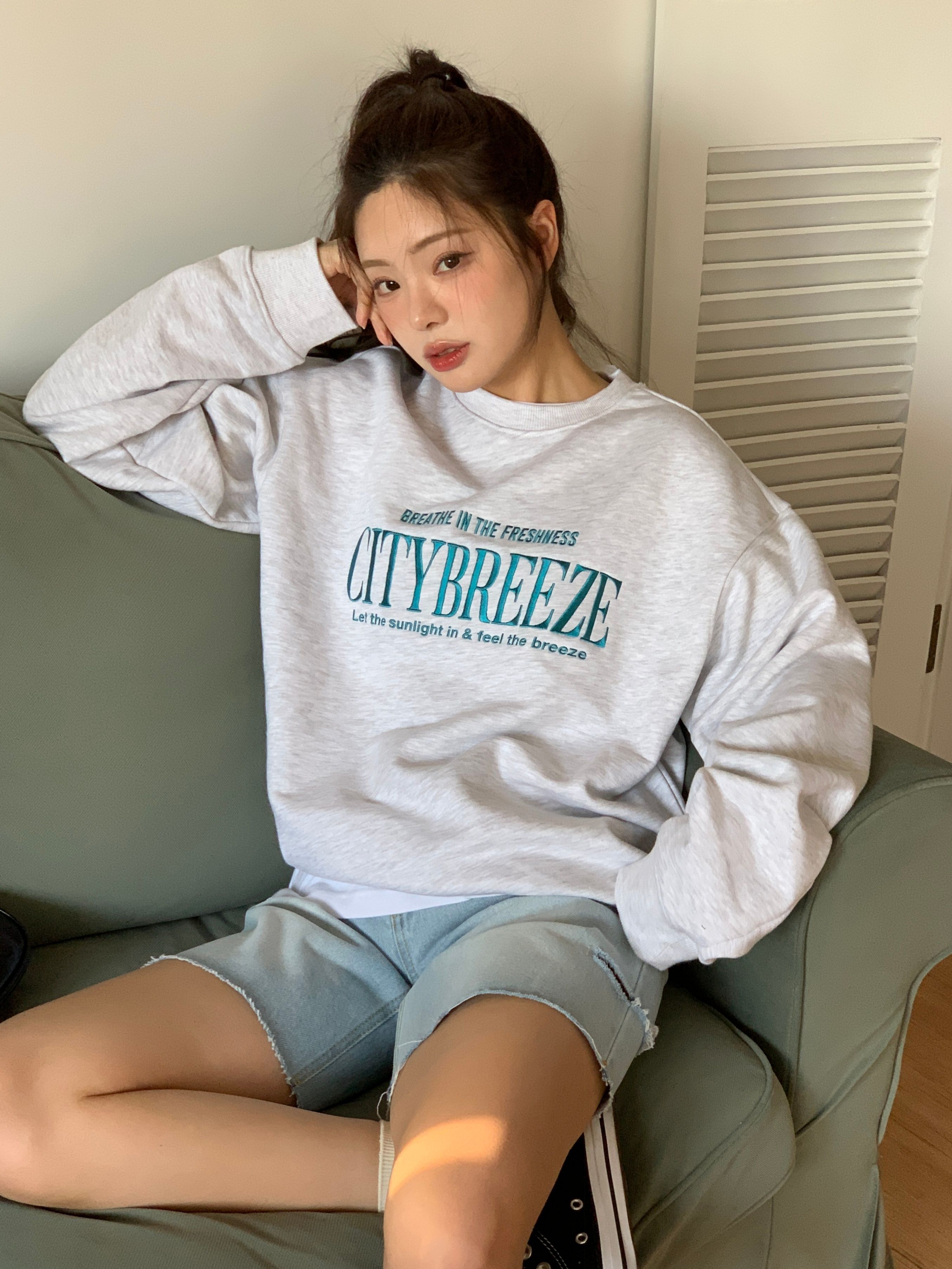 시티브리즈와 인플루언서 은채(@eun31_ch)가 함께한 봄 신상 스웨트셔츠 - 감도 깊은 취향 셀렉트샵 29CM