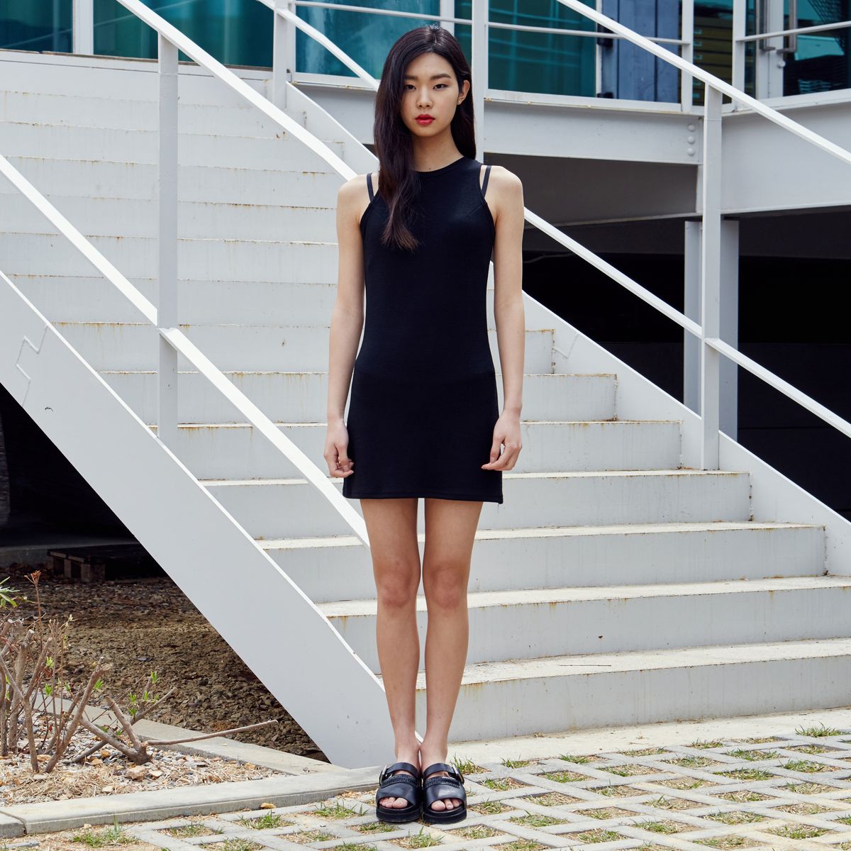 SKINNY OPS [white / black] - 감도 깊은 취향 셀렉트샵 29CM