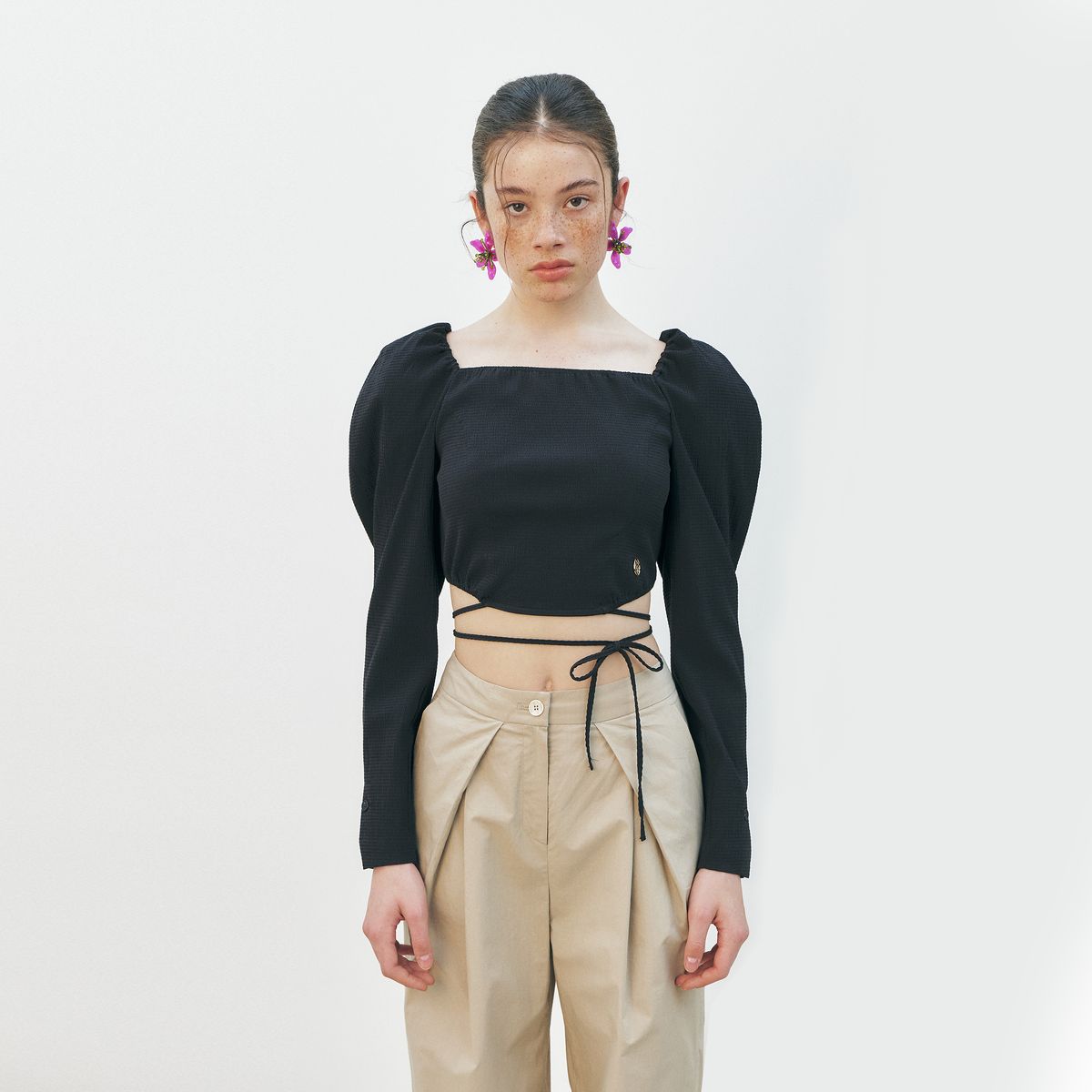 Square Neck String Blouse, Black - 감도 깊은 취향 셀렉트샵 29CM