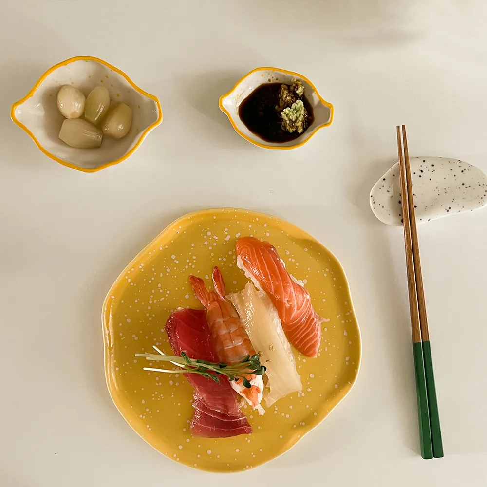 [EPOK 에포크] 화이트 점박이 플랫 플레이트 디저트 앞접시 - 감도 깊은 취향 셀렉트샵 29CM