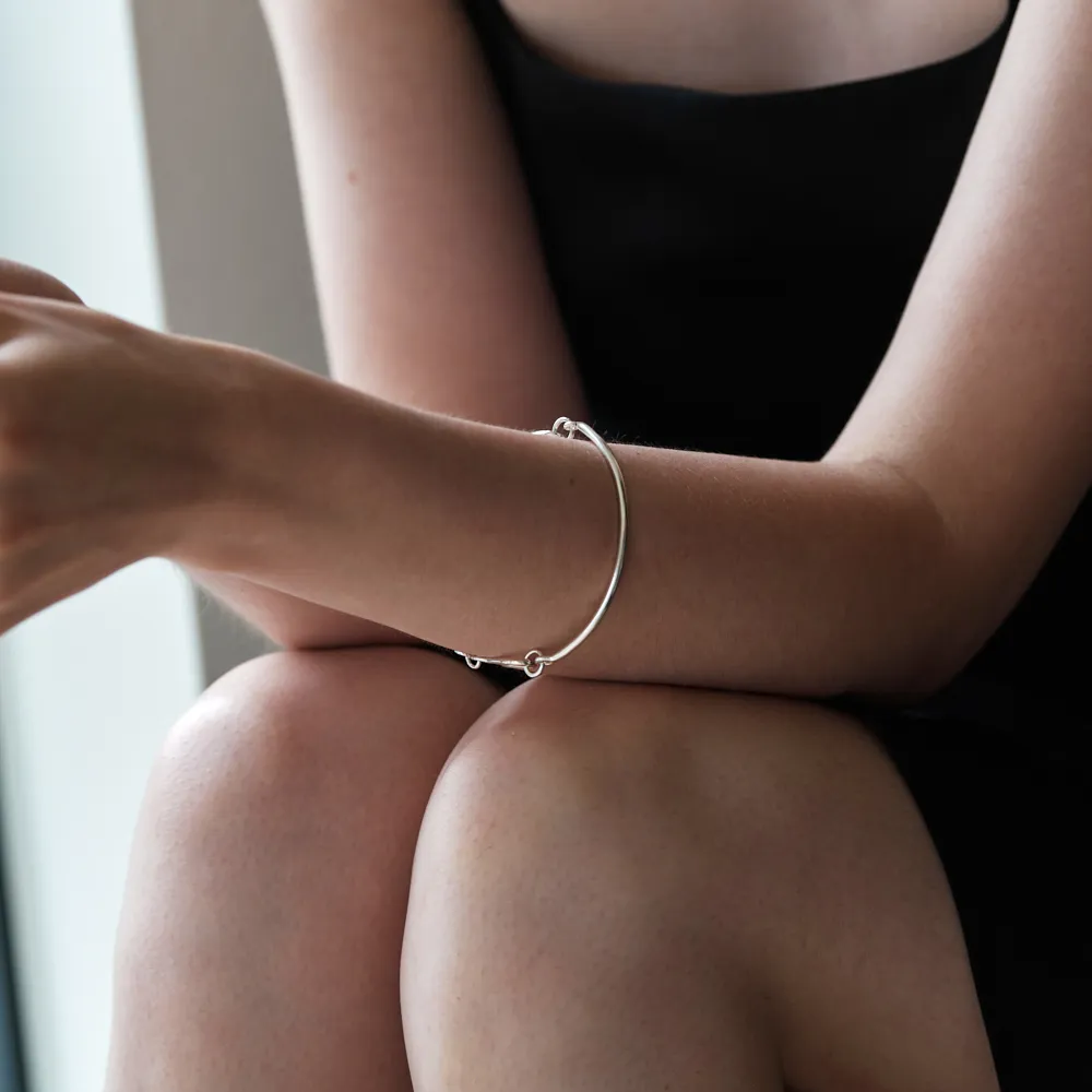 Skin Bangle - 감도 깊은 취향 셀렉트샵 29CM