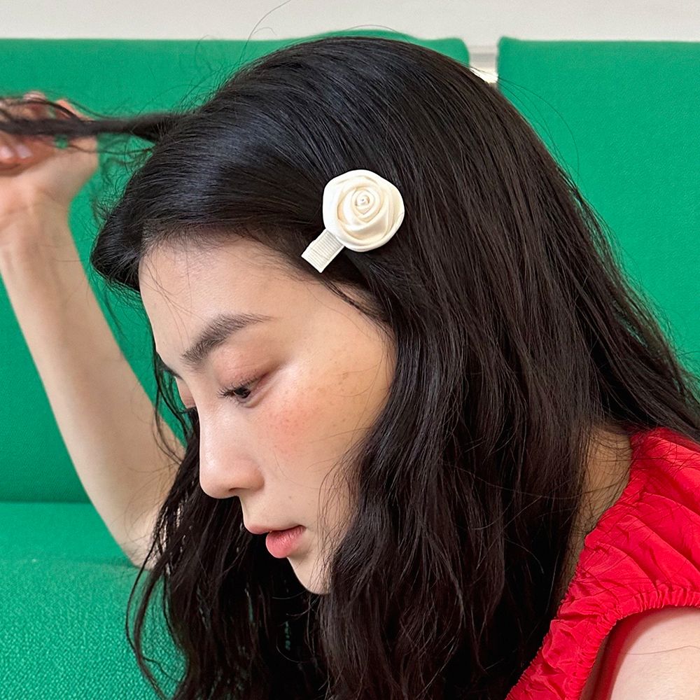 rose mini hair pin - Ivory - 감도 깊은 취향 셀렉트샵 29CM
