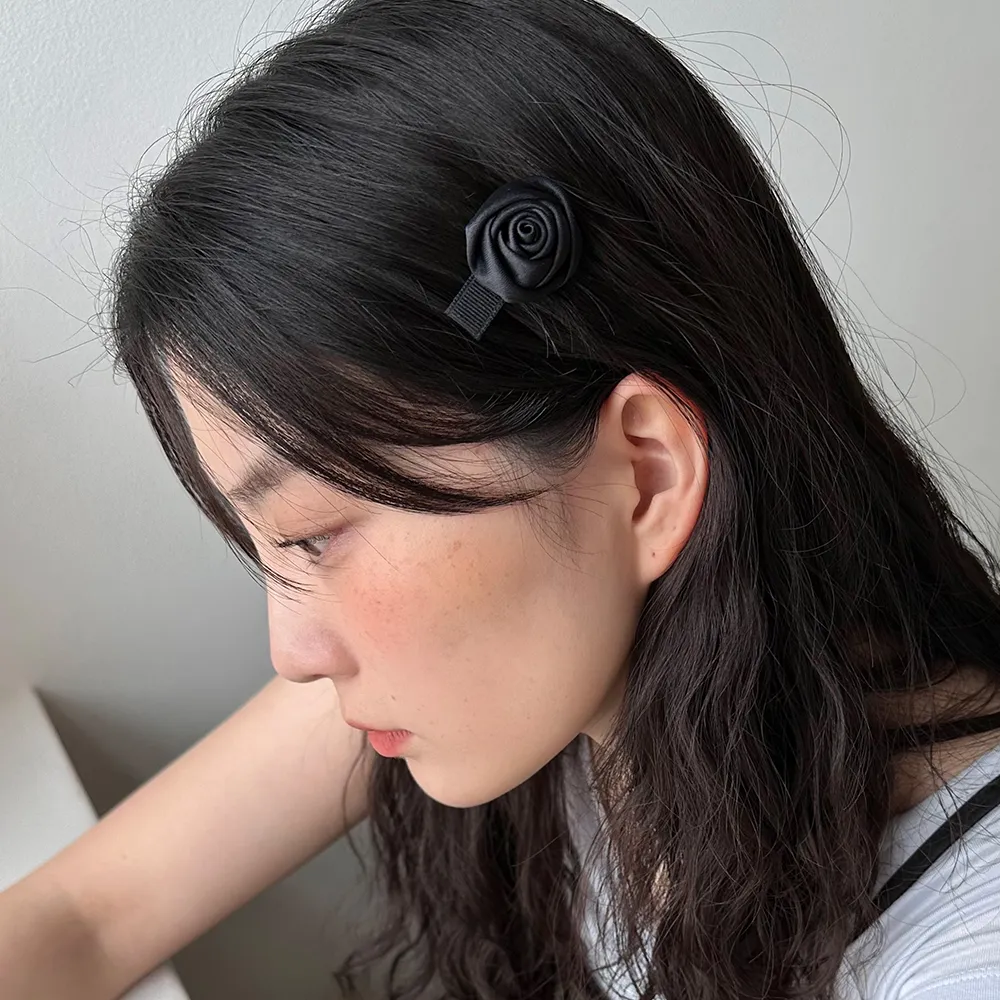 rose mini hair pin - black - 감도 깊은 취향 셀렉트샵 29CM