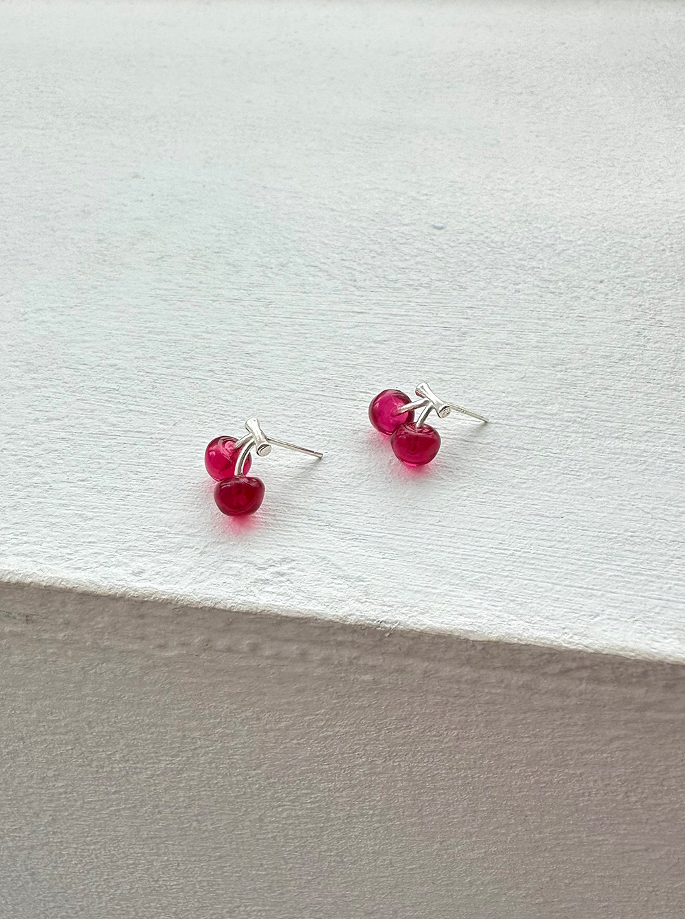 [silver925] cherry earring - 감도 깊은 취향 셀렉트샵 29CM
