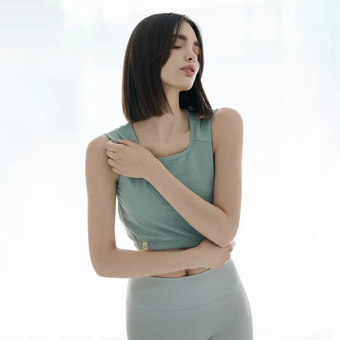 여성 요가복 DEVI-TS0039-민트 필라테스 엠보 크롭 슬리브리스 - 감도 깊은 취향 셀렉트샵 29CM