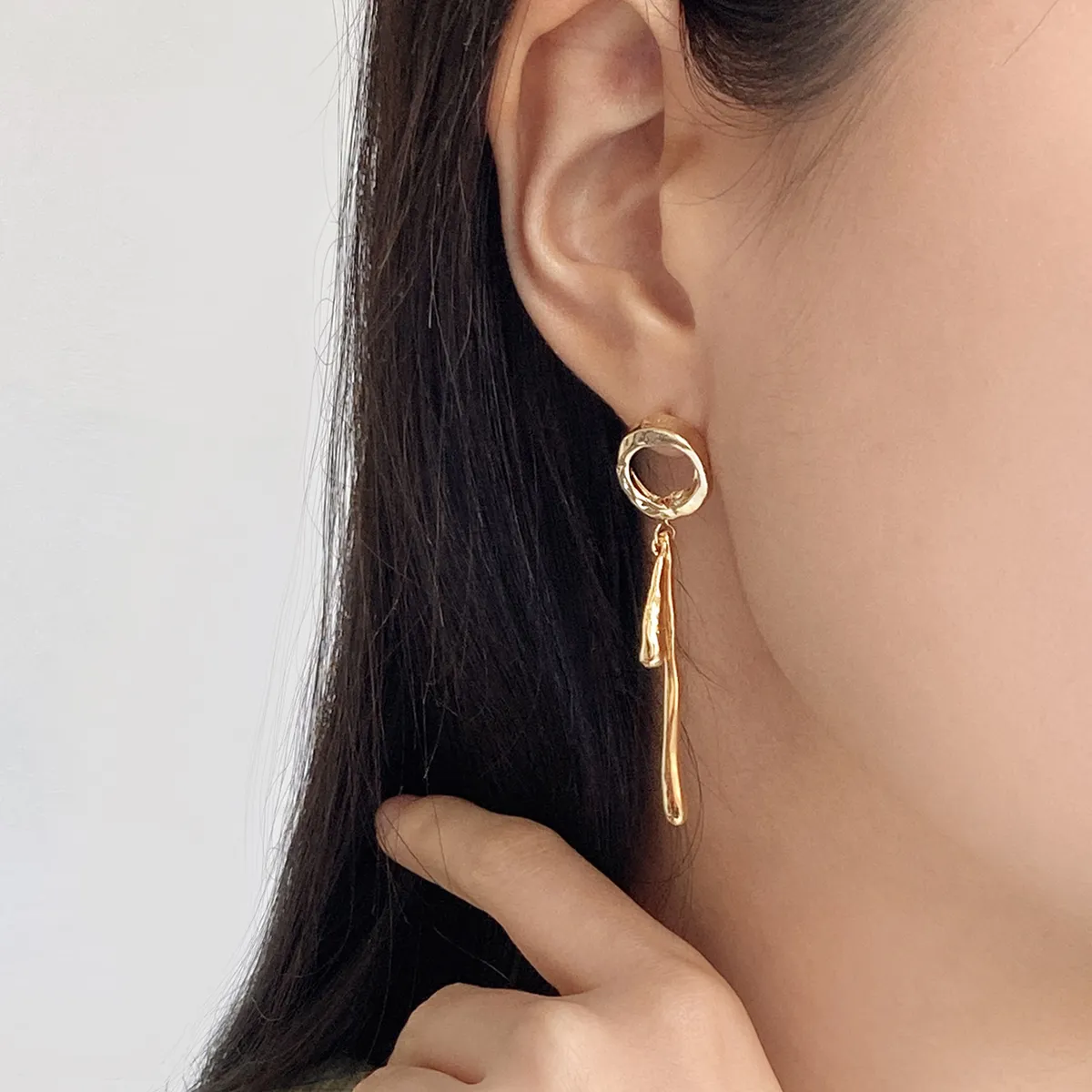 simple gold bar drop/ 심플바 드롭이어링 - 감도 깊은 취향 셀렉트샵 29CM