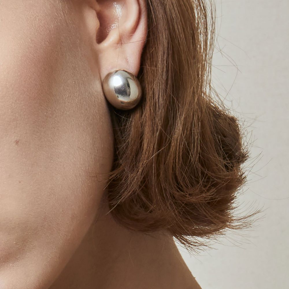 Oval ball earrings - 감도 깊은 취향 셀렉트샵 29CM