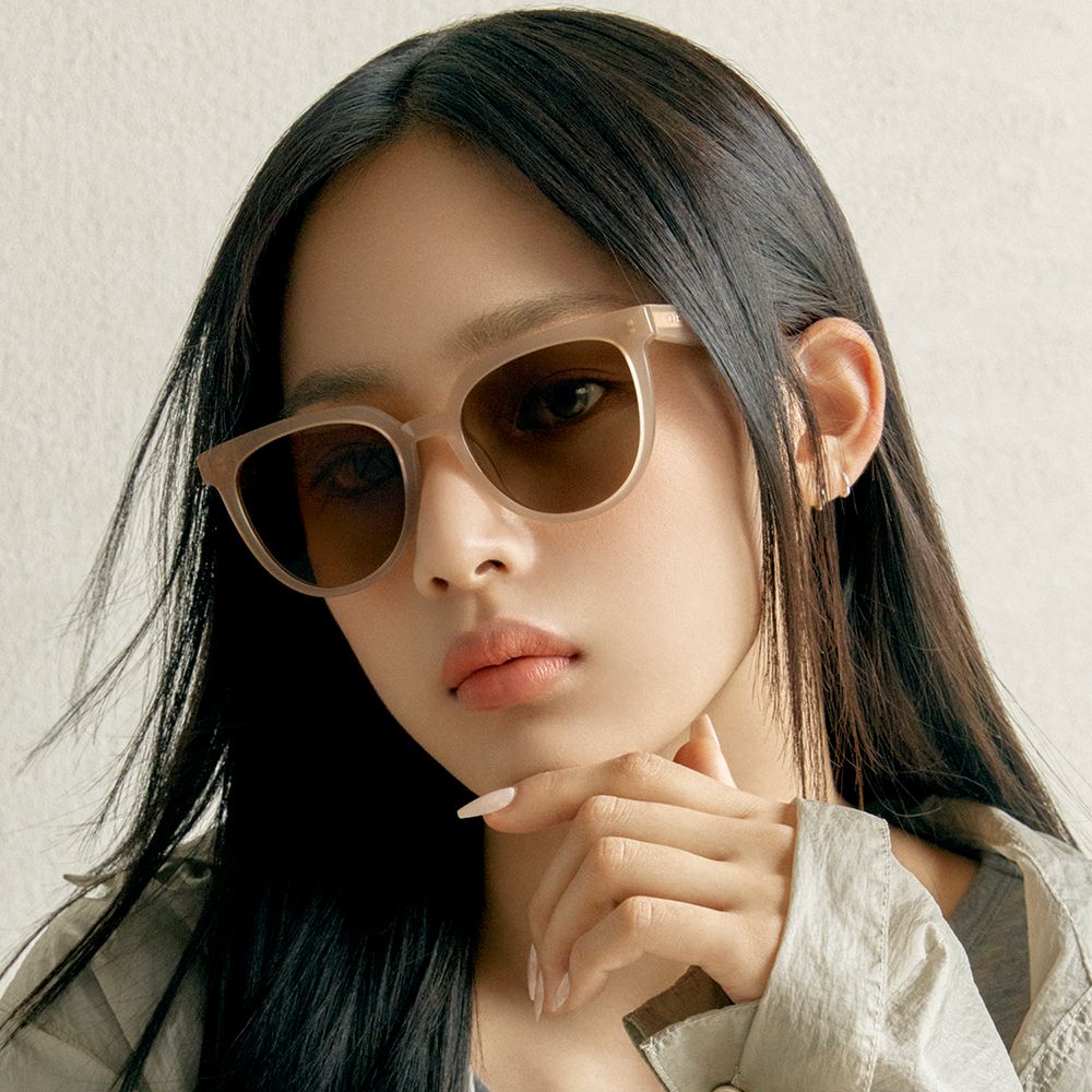 [뉴진스 민지 착용] 커스틴 C2 - 감도 깊은 취향 셀렉트샵 29CM