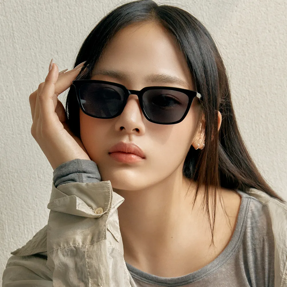 [뉴진스 민지,다니엘 착용] 카린 크리스틴S C1 - 감도 깊은 취향 셀렉트샵 29CM