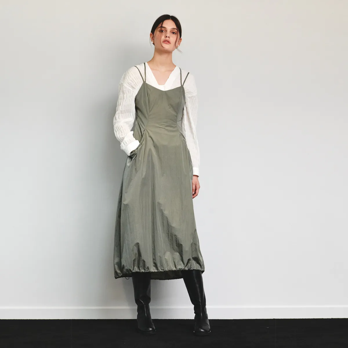 Hush String Dress_Khaki - 감도 깊은 취향 셀렉트샵 29CM