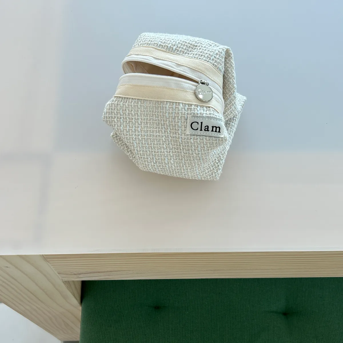 Clam round pouch _ Tweed light mint - 감도 깊은 취향 셀렉트샵 29CM