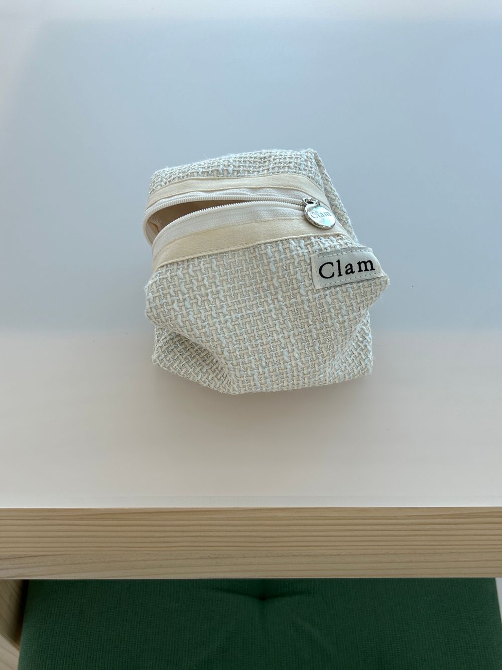 Clam round pouch _ Tweed light mint - 감도 깊은 취향 셀렉트샵 29CM