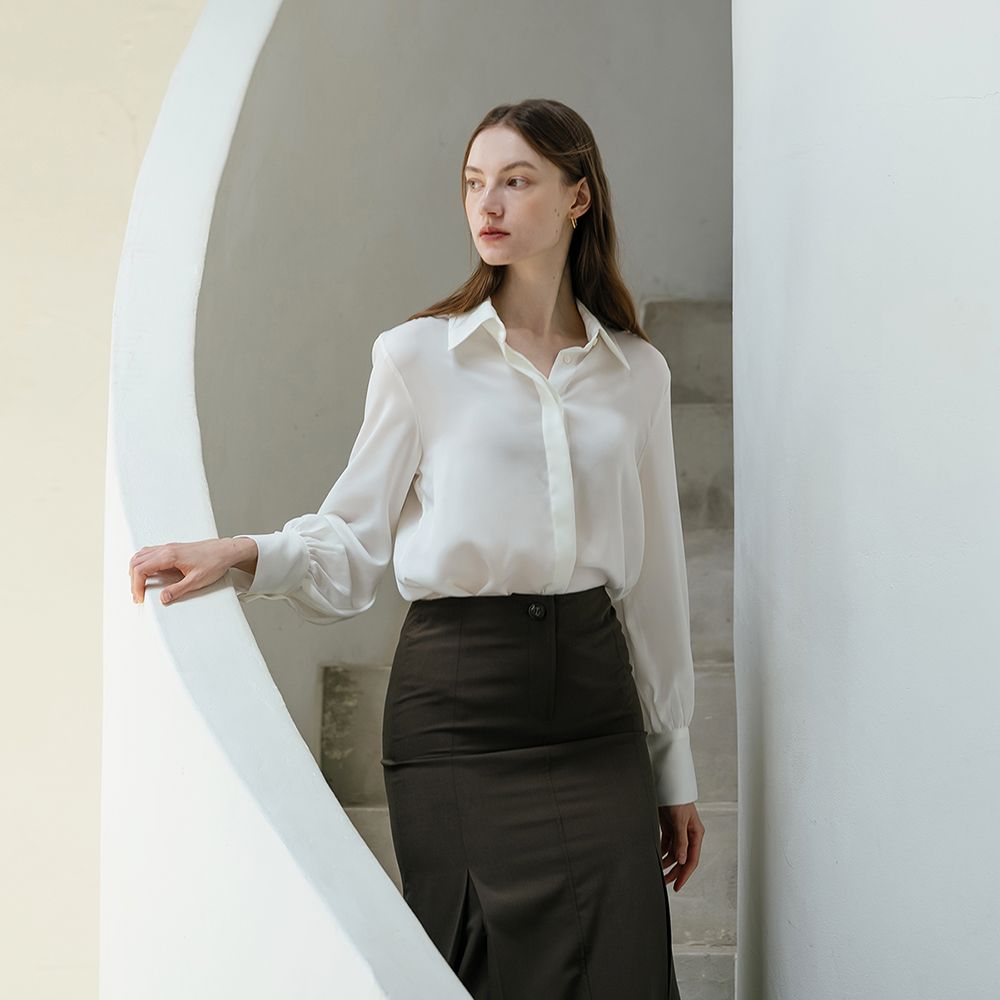 Silky Basic Blouse - 감도 깊은 취향 셀렉트샵 29CM
