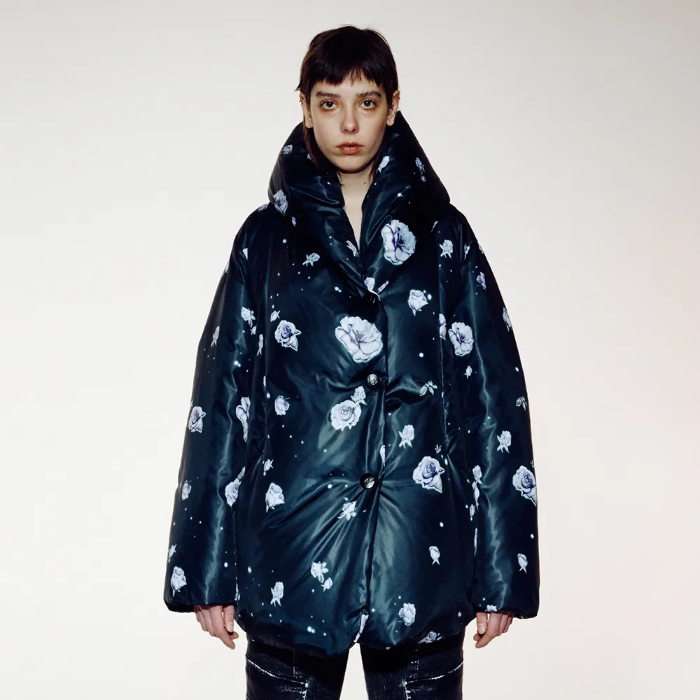 FLOWER BLANKET PUFFER (BLACK) - 감도 깊은 취향 셀렉트샵 29CM