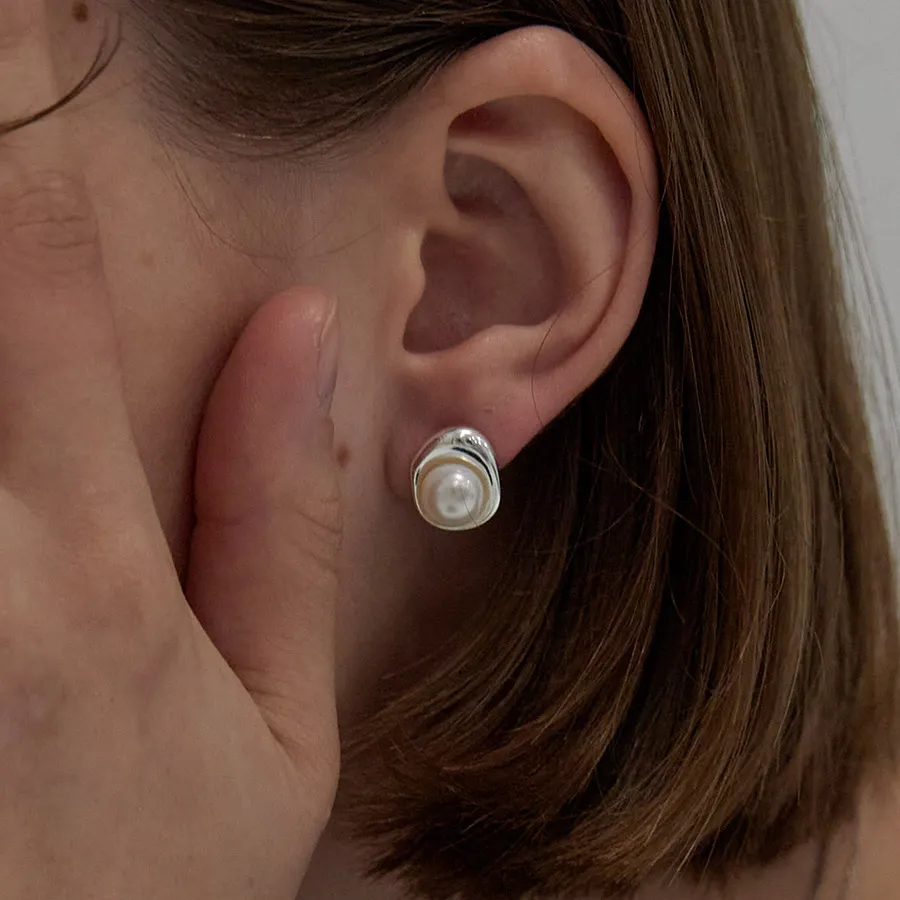 Knobbly Pearl earrings - 감도 깊은 취향 셀렉트샵 29CM