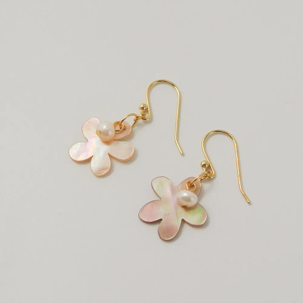 Brown Flower Shell Earrings - 감도 깊은 취향 셀렉트샵 29CM