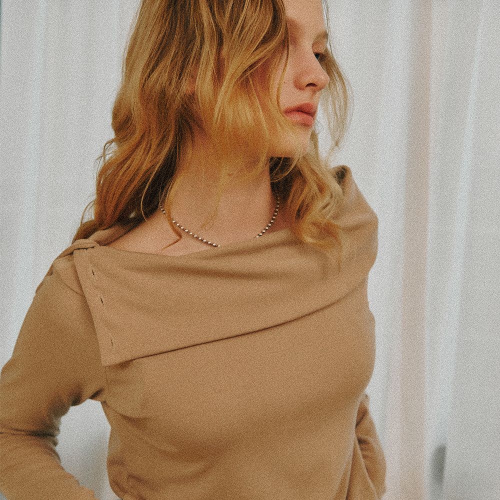 SHOULDER SNAP LONG SLEEVE BEIGE - 감도 깊은 취향 셀렉트샵 29CM