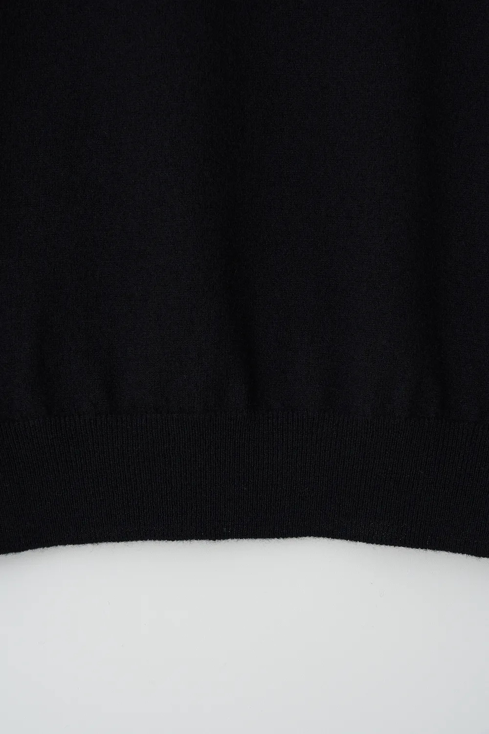 Plain Turtleneck (Black) - 감도 깊은 취향 셀렉트샵 29CM