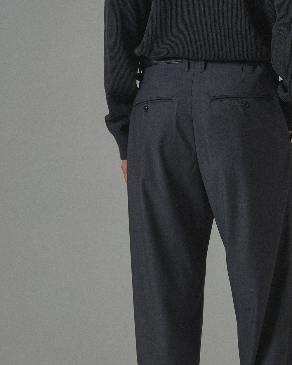 STRUCTURED SLACKS - ANTHRACITE - 감도 깊은 취향 셀렉트샵 29CM