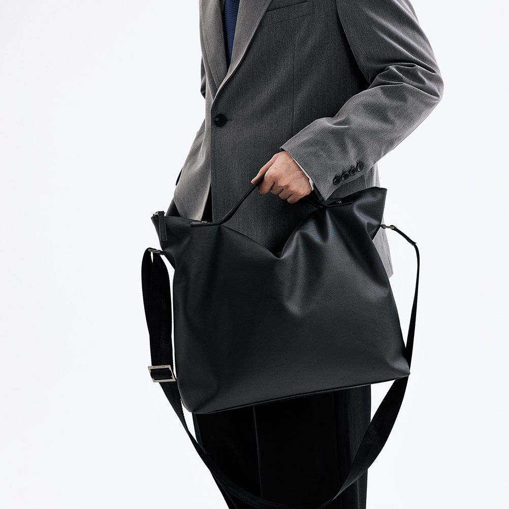Functional 2 Way LG Messenger [black] - 감도 깊은 취향 셀렉트샵 29CM