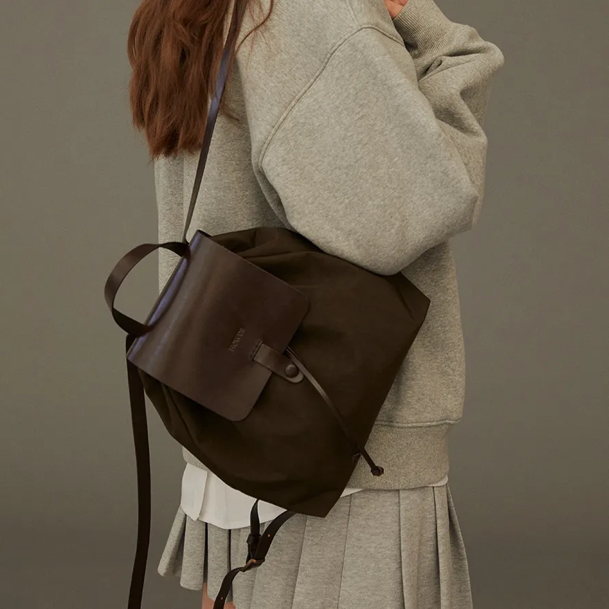 CLASSIC BACKPACK (KHAKI BROWN) - 감도 깊은 취향 셀렉트샵 29CM