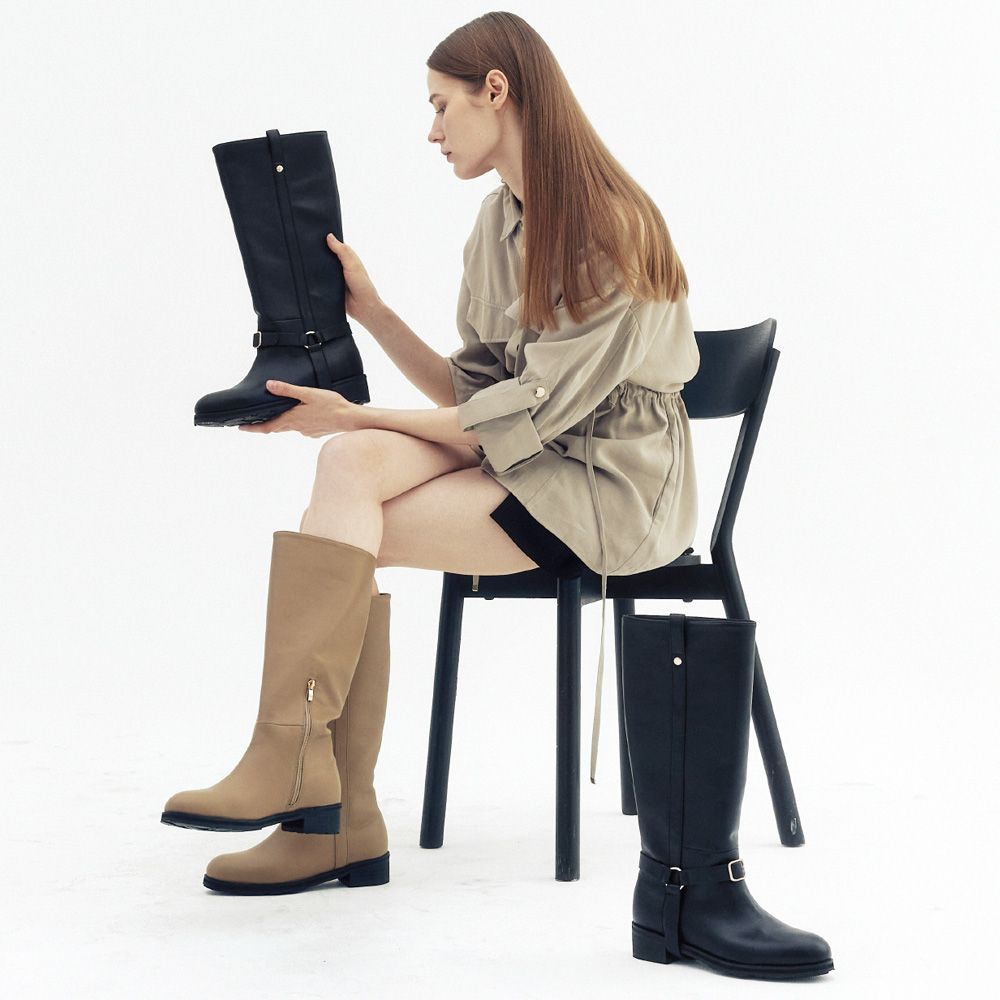 KM111 핸드메이드 레더 버클 스트랩 롱부츠 I 3Colors - 감도 깊은 취향 셀렉트샵 29CM