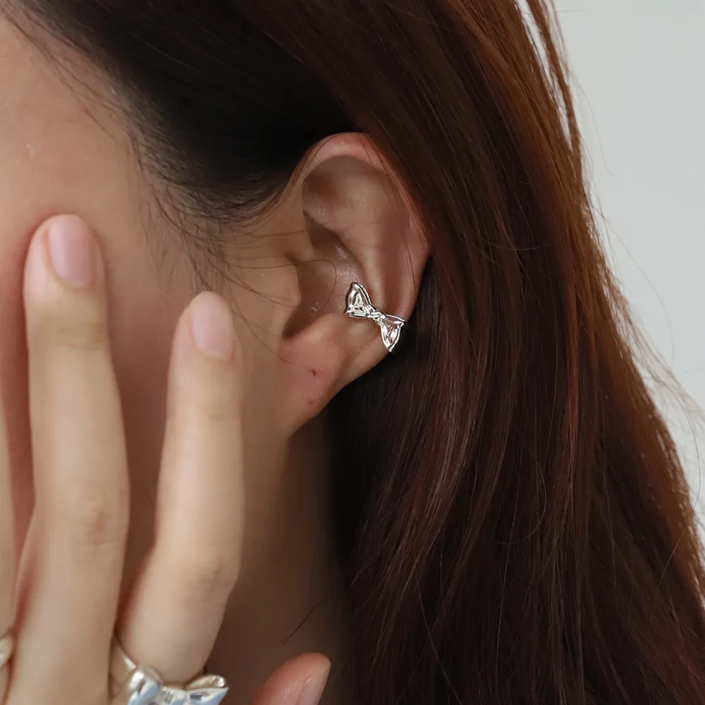 925silver Ribbon Tie Earcuff /2color - 감도 깊은 취향 셀렉트샵 29CM