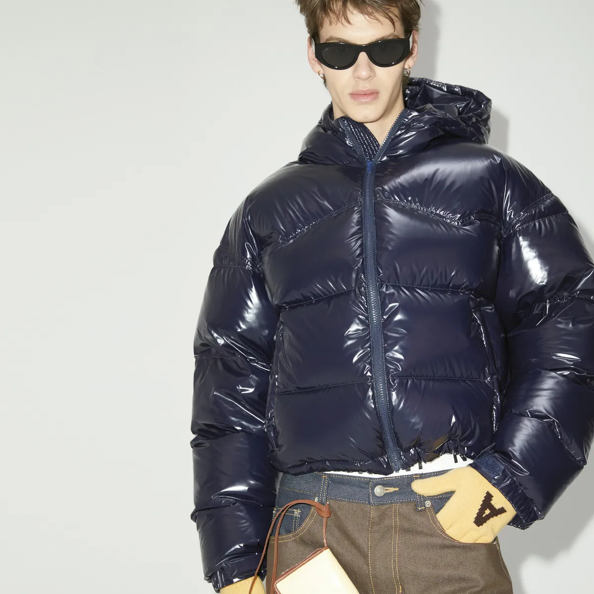 GLOSSY CROPPED DOWN PADDING NAVY - 감도 깊은 취향 셀렉트샵 29CM