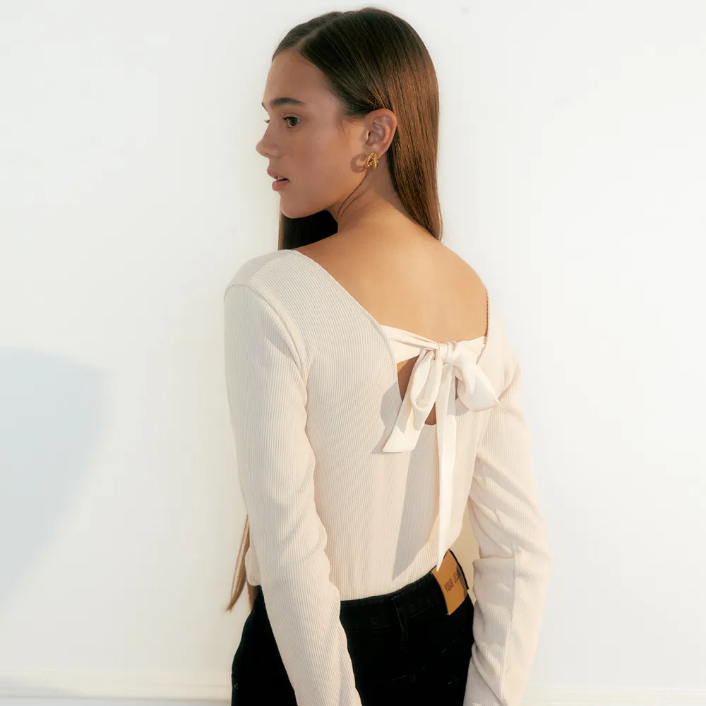 가녀린 리본 티셔츠 (2COL) - 감도 깊은 취향 셀렉트샵 29CM