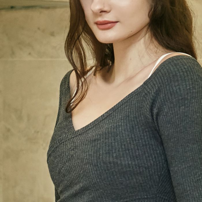 여성 요가복 DEVI-T0096-차콜 필라테스 엔조이 랩 크롭티 - 감도 깊은 취향 셀렉트샵 29CM