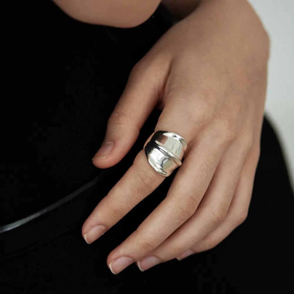 BOLD WRINKLE RING - 감도 깊은 취향 셀렉트샵 29CM