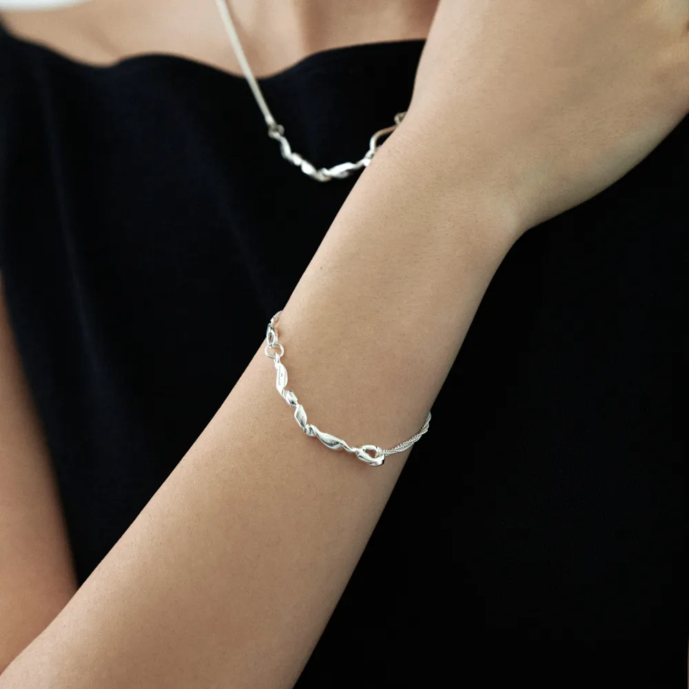 SINGLE KNOT BRACELET - 감도 깊은 취향 셀렉트샵 29CM