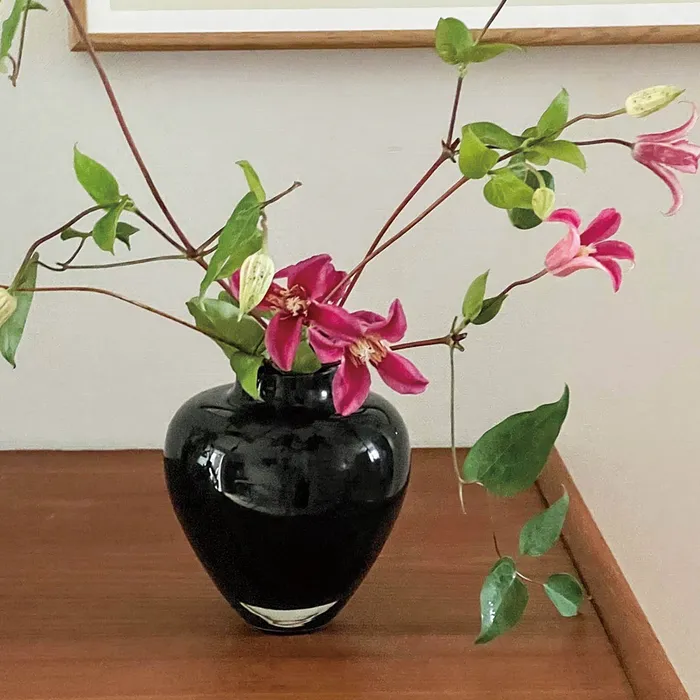 [EPOK 에포크] 블랙 미니 유리 클레어화병 - 감도 깊은 취향 셀렉트샵 29CM