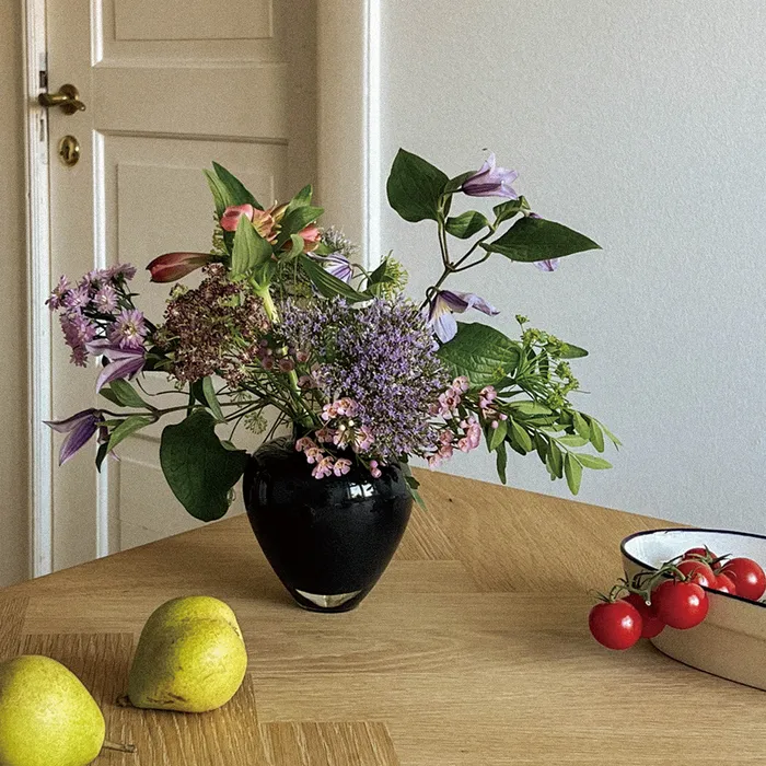 [EPOK 에포크] 블랙 미니 유리 클레어화병 - 감도 깊은 취향 셀렉트샵 29CM