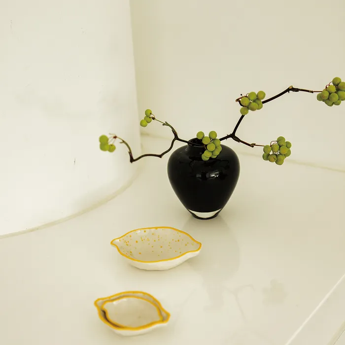 [EPOK 에포크] 블랙 미니 유리 클레어화병 - 감도 깊은 취향 셀렉트샵 29CM