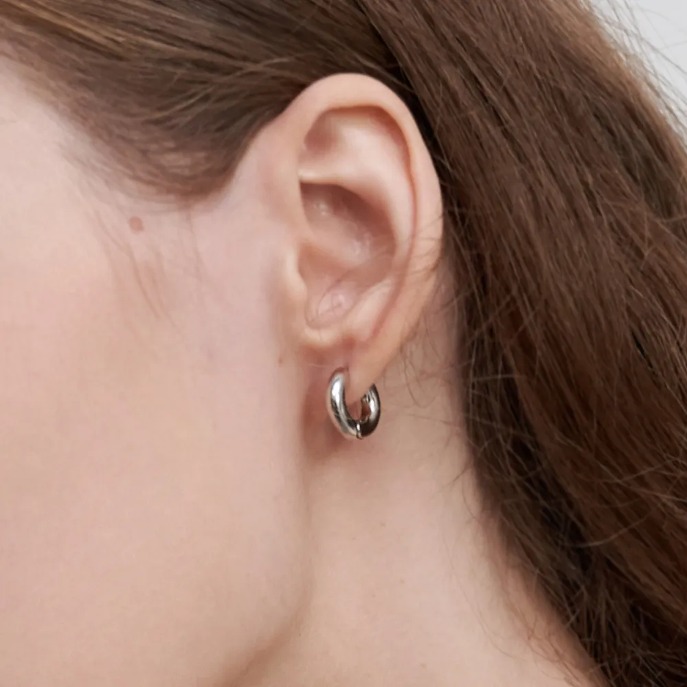 [임나영 착용] SMALL BOLD RING EARRINGS (2colors) AE4230009 - 감도 깊은 취향 셀렉트샵 29CM