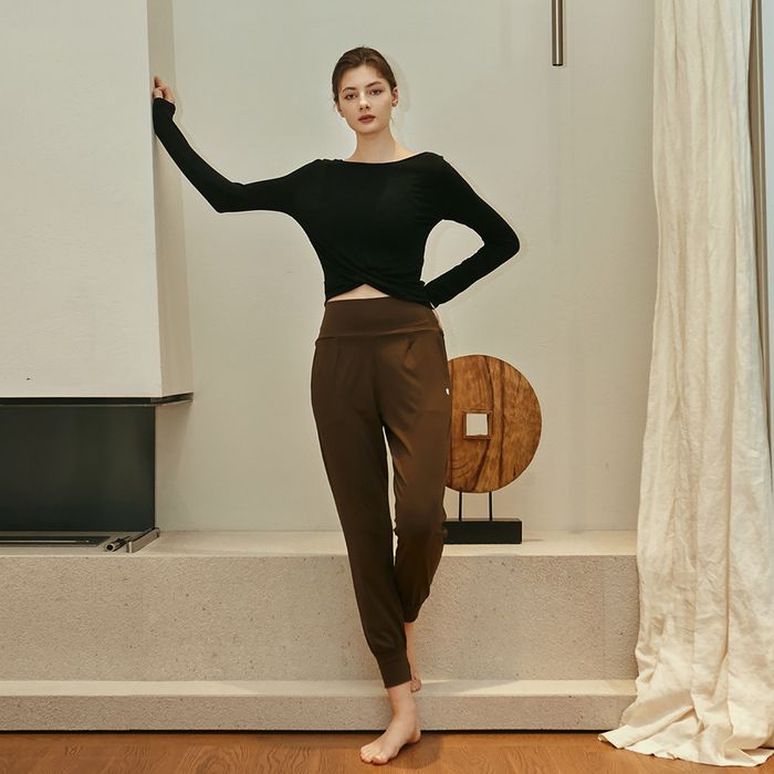 여성 요가복 DEVI-T0095-블랙 필라테스 릴리즈 꼬임 롱슬리브 - 감도 깊은 취향 셀렉트샵 29CM