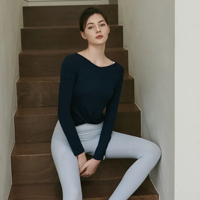 여성 요가복 DEVI-T0095-네이비 필라테스 릴리즈 꼬임 롱슬리브 - 감도 깊은 취향 셀렉트샵 29CM