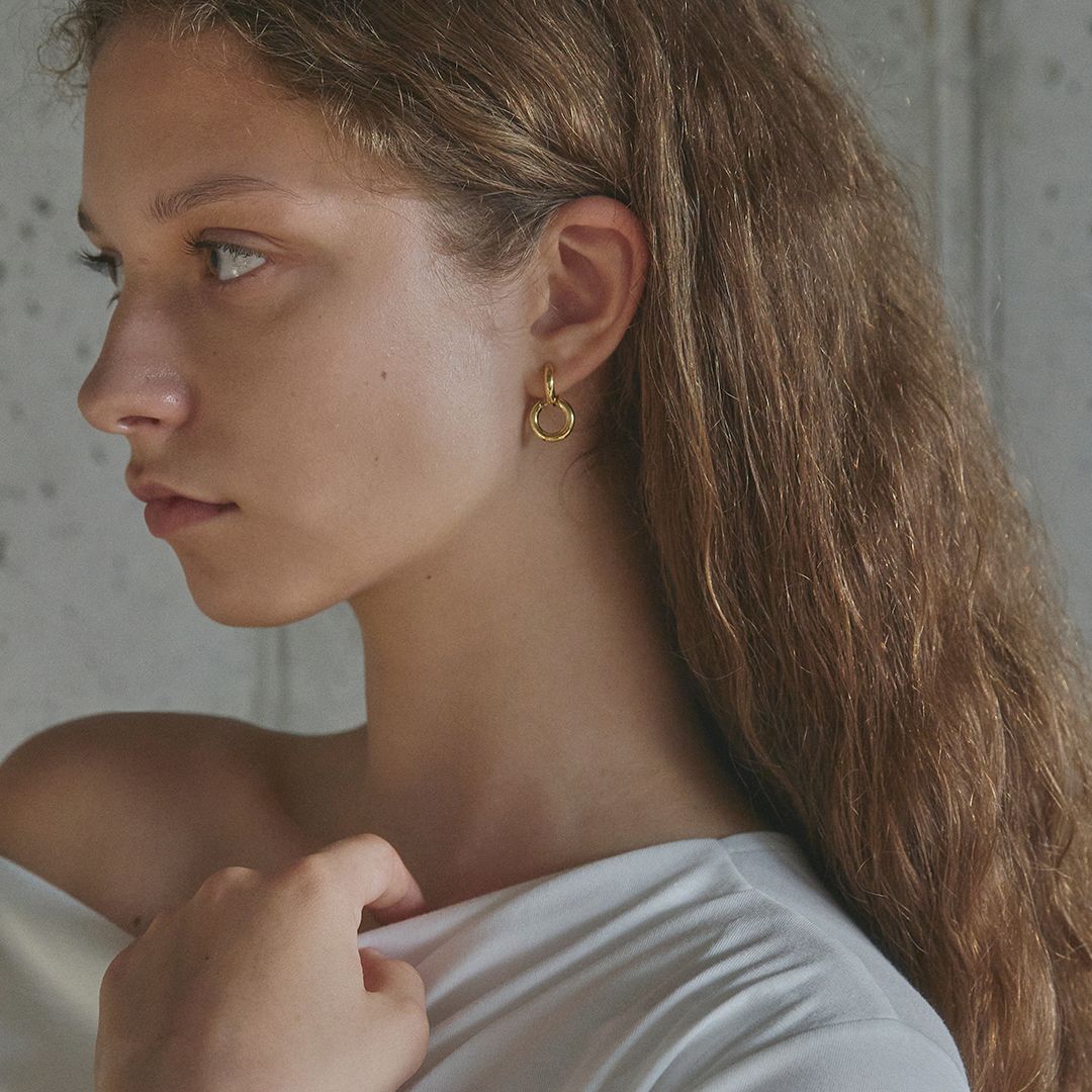 [925 SILVER] ONE-TOUCH DOUBLE EARRING / GOLD - 감도 깊은 취향 셀렉트샵 29CM