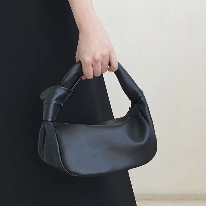 Mogly Mini / Black - 감도 깊은 취향 셀렉트샵 29CM