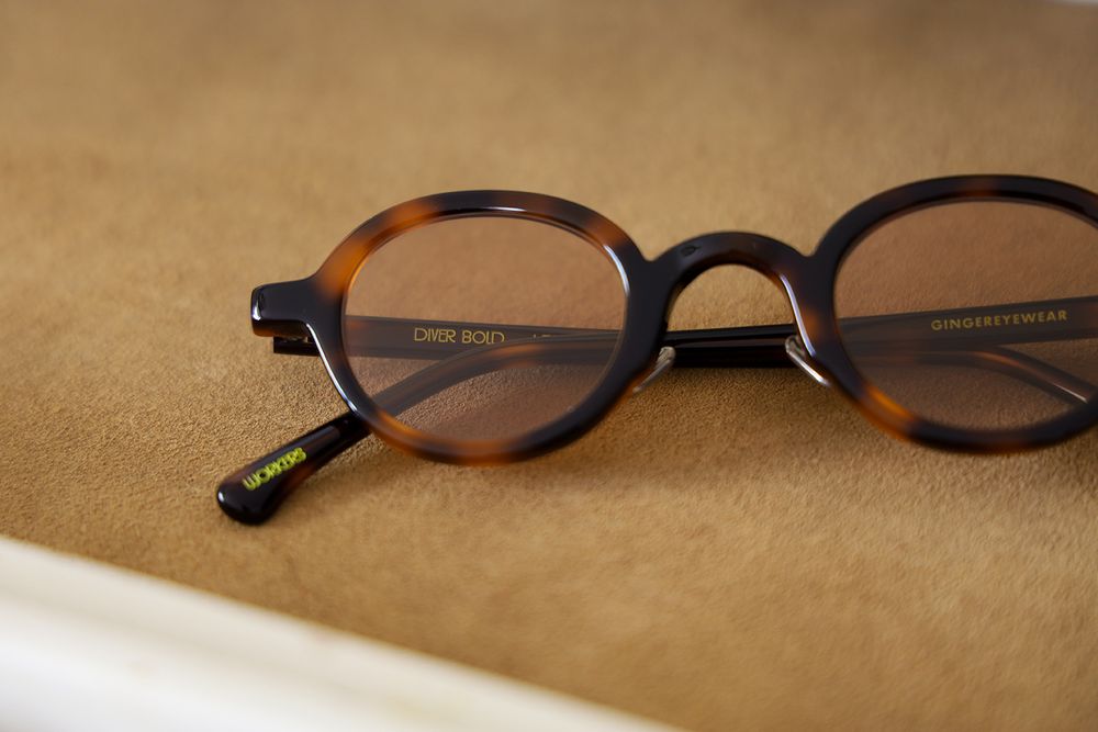 [29CM 단독] 진저아이웨어 DIVER BOLD + CAMEL LENS type 다이버 볼드 (카멜 틴트) - 감도 깊은 취향 ...