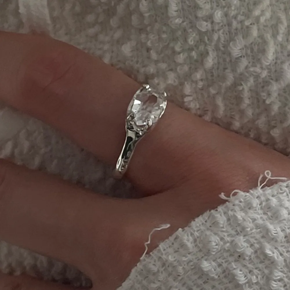 WHITE STONE RING (하키마다이아몬드) - 감도 깊은 취향 셀렉트샵 29CM