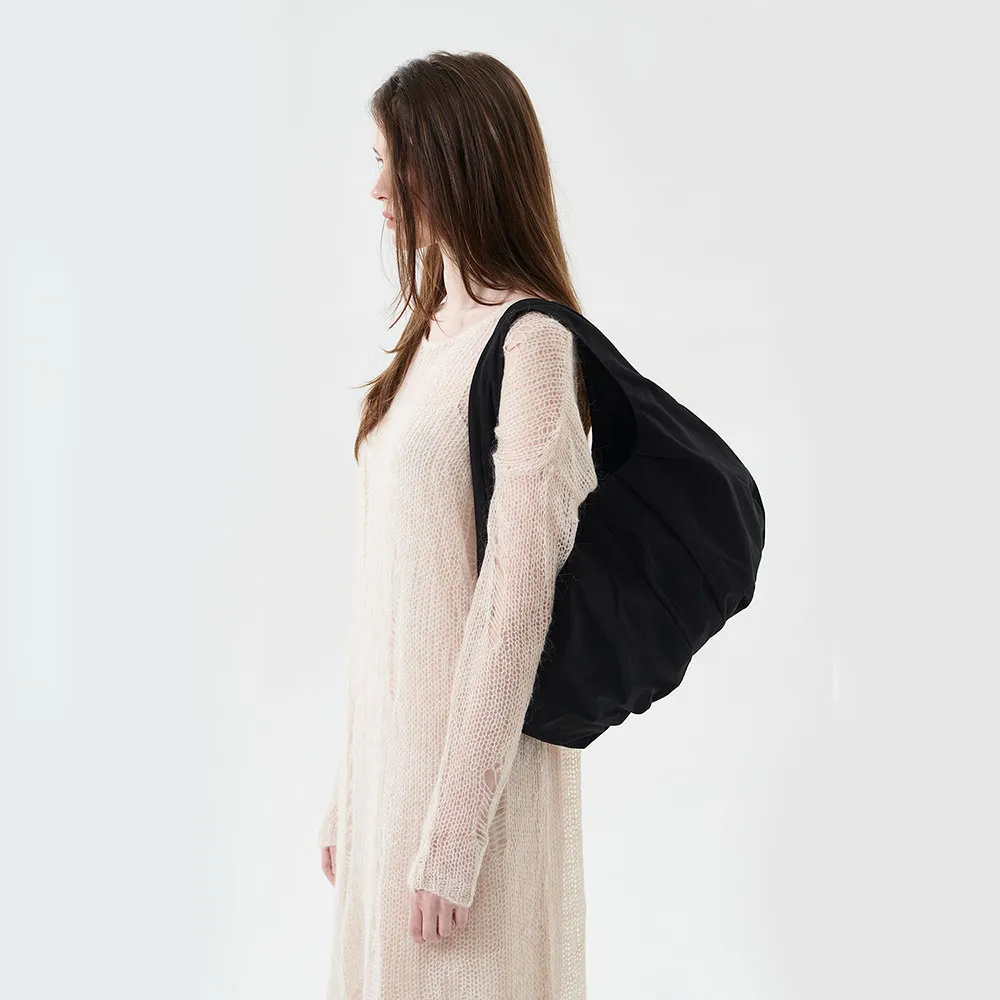 Rustling shoulder bag [Black] - 감도 깊은 취향 셀렉트샵 29CM