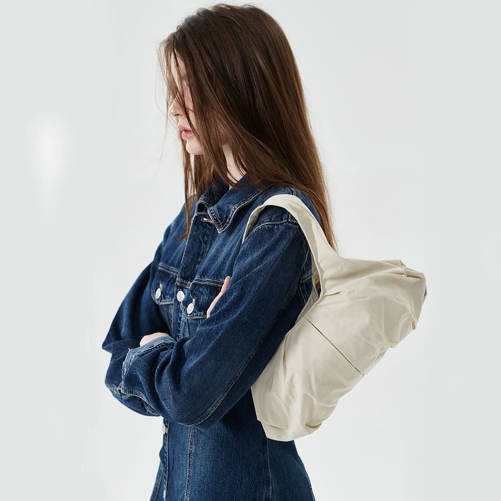 Rustling hand bag [Off white] - 감도 깊은 취향 셀렉트샵 29CM