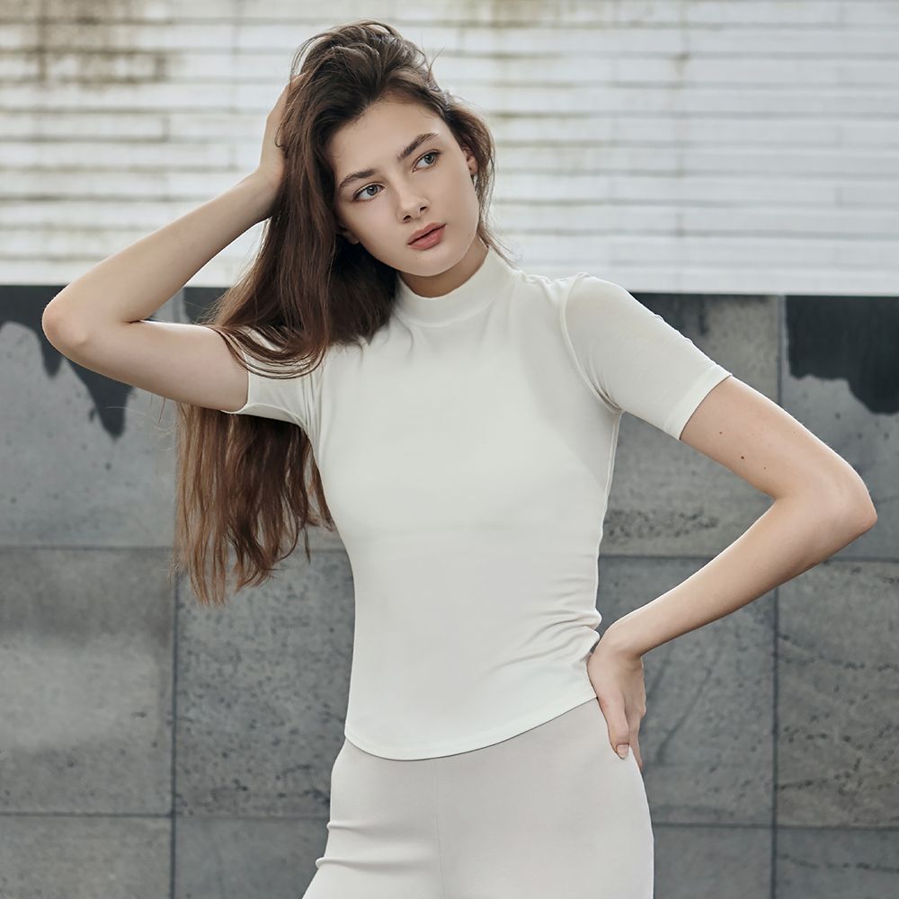 여성 요가복 DEVI-T0097-화이트 필라테스 제인 하프넥 기모 반팔티 - 감도 깊은 취향 셀렉트샵 29CM