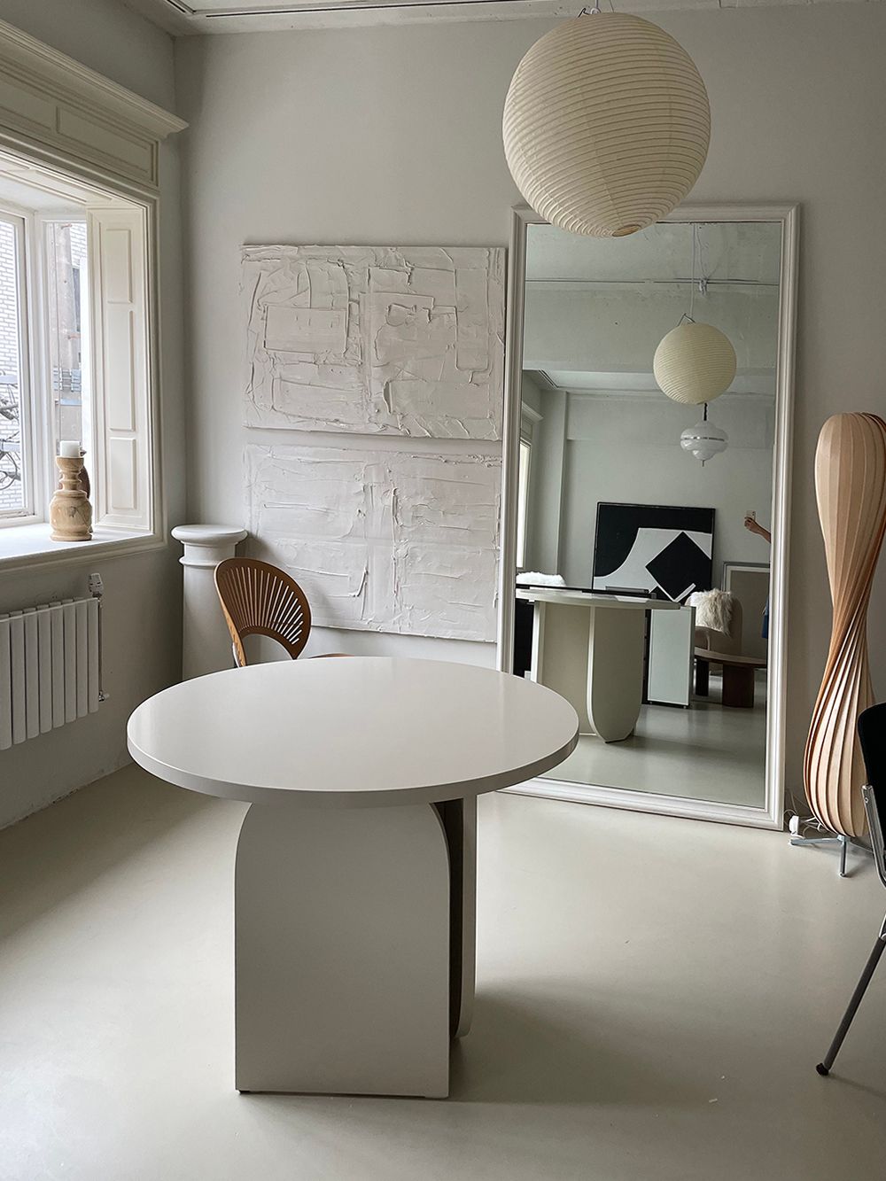 MARTIA dining table / dove 마티아 다이닝 원형 식탁 테이블 - 감도 깊은 취향 셀렉트샵 29CM