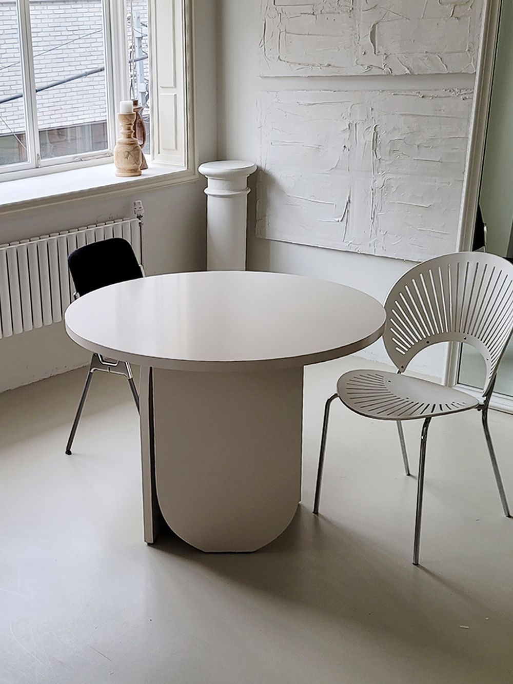 MARTIA dining table / dove 마티아 다이닝 원형 식탁 테이블 - 감도 깊은 취향 셀렉트샵 29CM