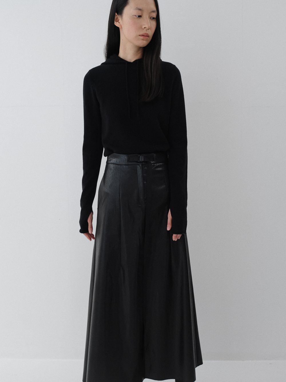 TABITHA LONG ECO LEATHER SKIRT (BLACK) - 감도 깊은 취향 셀렉트샵 29CM