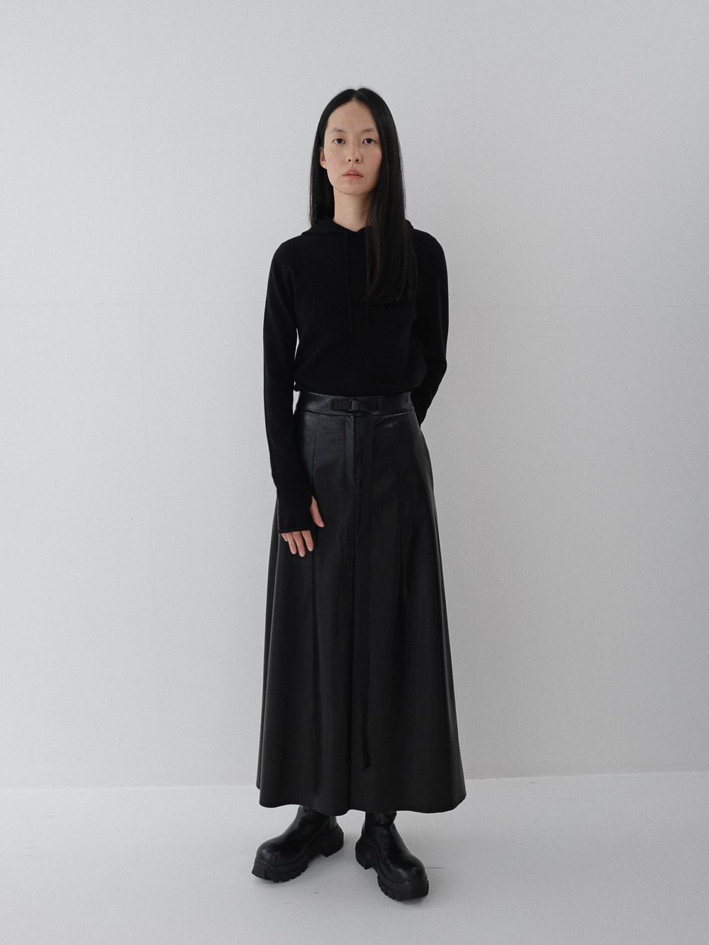 TABITHA LONG ECO LEATHER SKIRT (BLACK) - 감도 깊은 취향 셀렉트샵 29CM