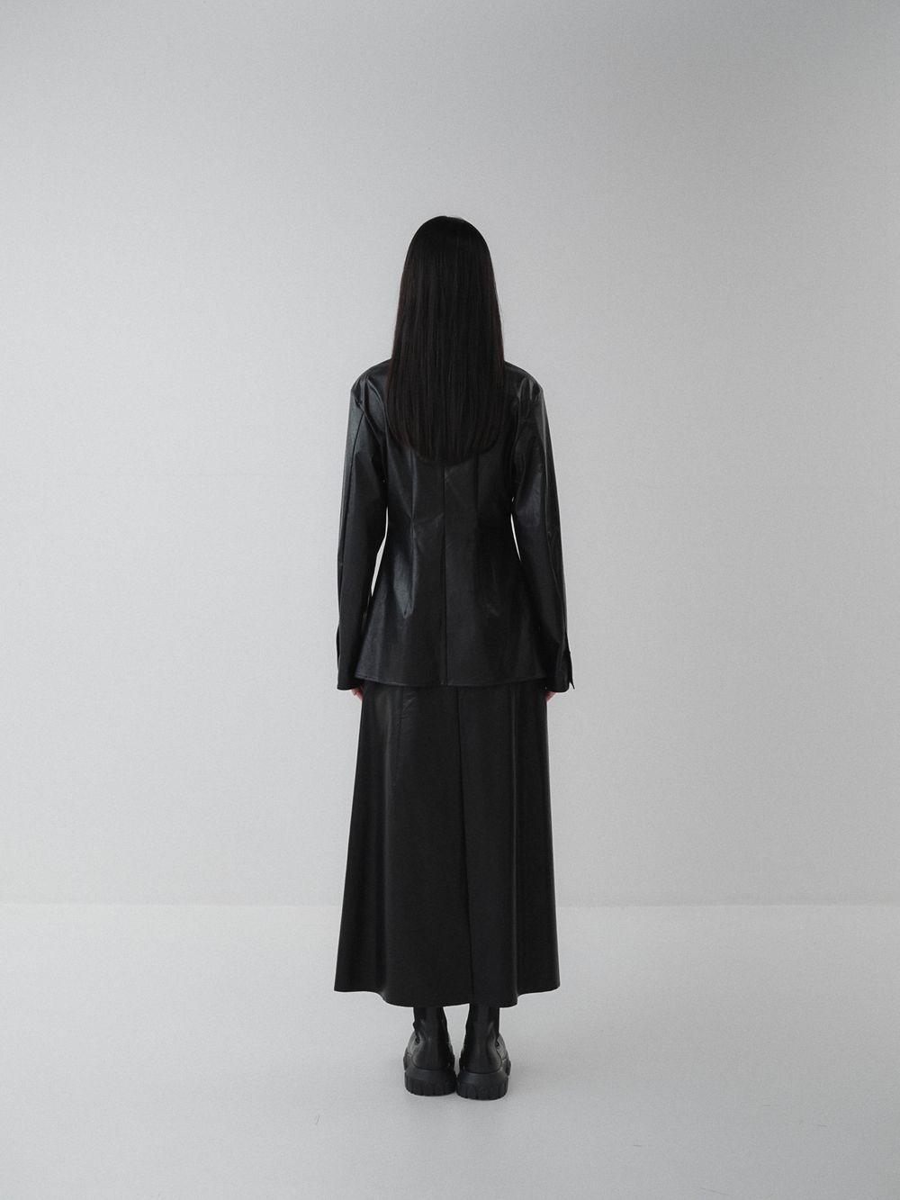 TABITHA LONG ECO LEATHER SKIRT (BLACK) - 감도 깊은 취향 셀렉트샵 29CM